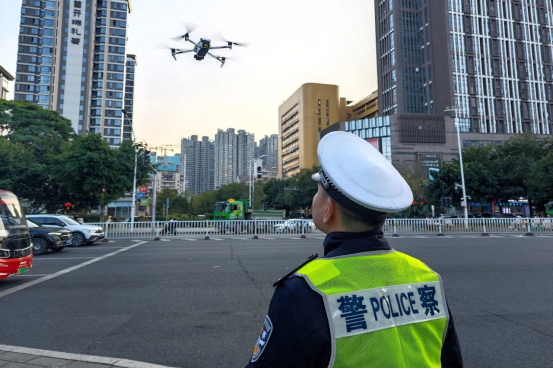 福建交警假期全域守护：精准疏导暖民心 坚守岗位保平安 - 新闻聚焦 - 福建交警网