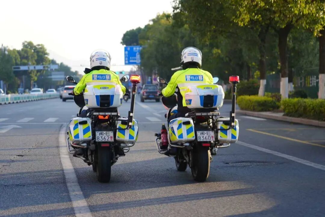 漳州交警：站好新年“第一岗”，守护安全“不打烊” - 八闽风采 - 福建交警网