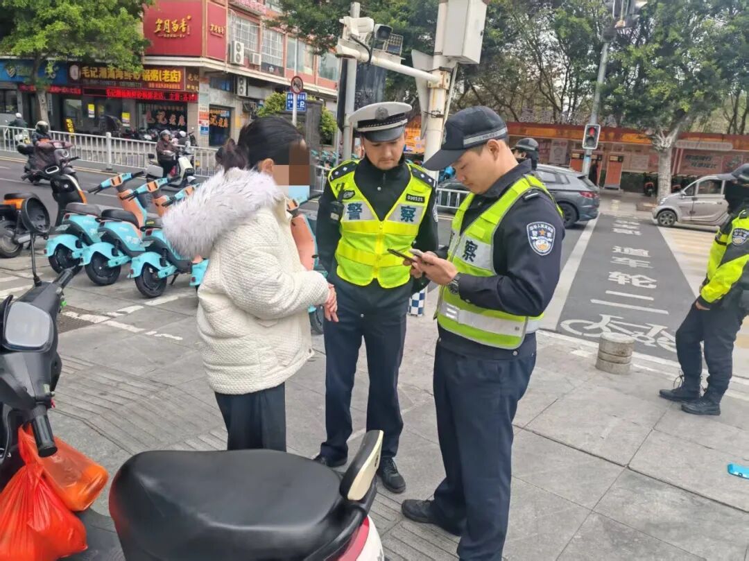 平潭交警：电动摩托车、电动自行车这些交通陋习，交警正在集中整治！ - 警示曝光 - 福建交警网