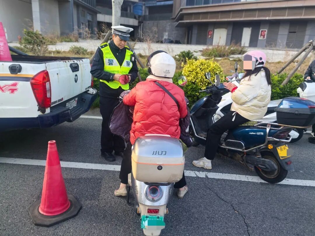 平潭交警：电动摩托车、电动自行车这些交通陋习，交警正在集中整治！ - 警示曝光 - 福建交警网